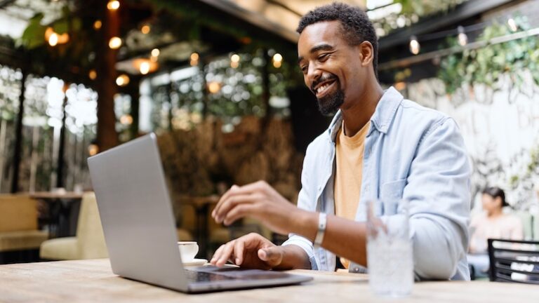 How To Attract More Guests With Smart Solo Dining Options