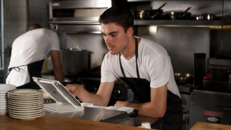 5 Reasons Why You Need a Kitchen Order System for Your Restaurant