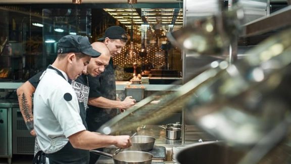 How to Write a Restaurant Employee Handbook (with Template)