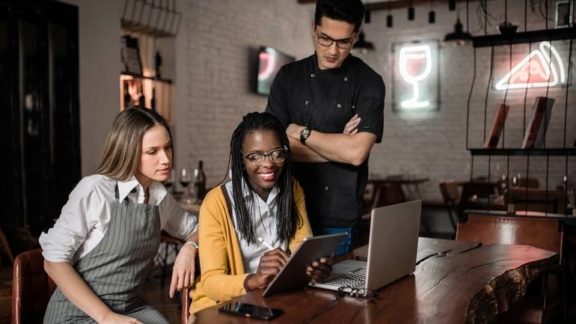 How to Write a Restaurant Employee Handbook (with Template)