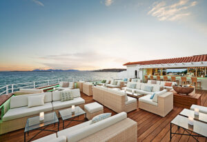 14 Restaurant Patio Ideas for Design Inspiration